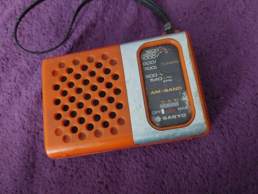 Radio Portabil SANYO 1250 Vechi de Colectie | Radio Sanyo Electronic ...