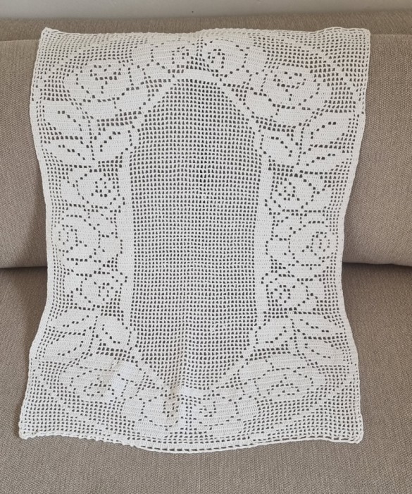 PERDEA VINTAGE MICUTA, LUCRATA MANUAL LA IGLITA | Okazii.ro