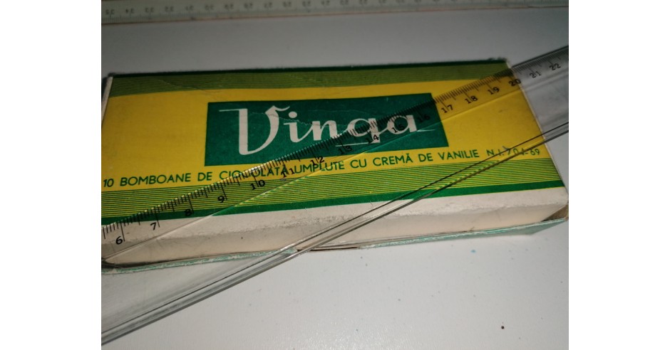 CUTIE VINGA -BOMBOANE DE CIOCOLATA CU CREMA DE VANILIE , ANII 70 ...