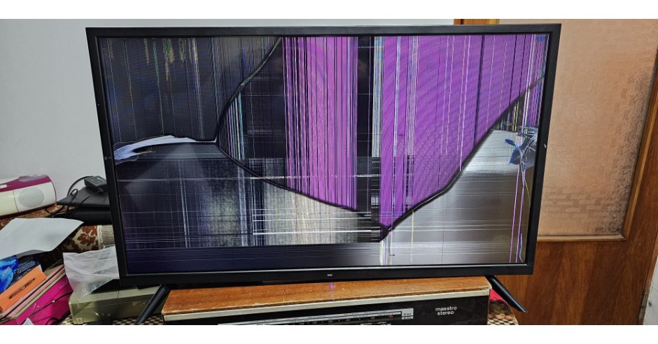 TV LED NEI 32NE4000, 80cm HD - Display Spart. Defect | Okazii.ro