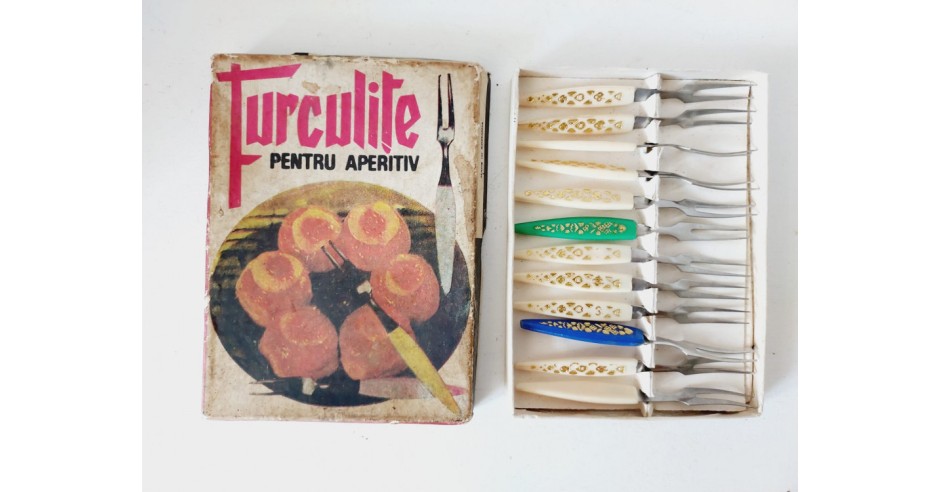 Furculite pentru aperitiv in cutia originala, comunism, Epoca de Aur ...
