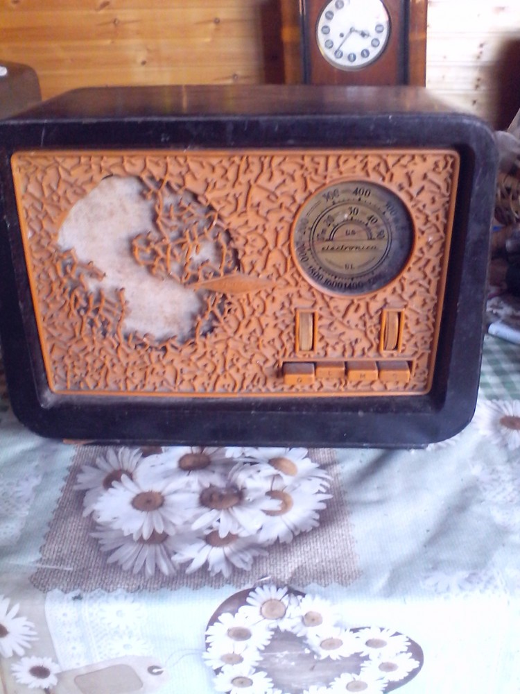 Vechi aparat de Radio pe lampi Junior Electronica | arhiva Okazii.ro