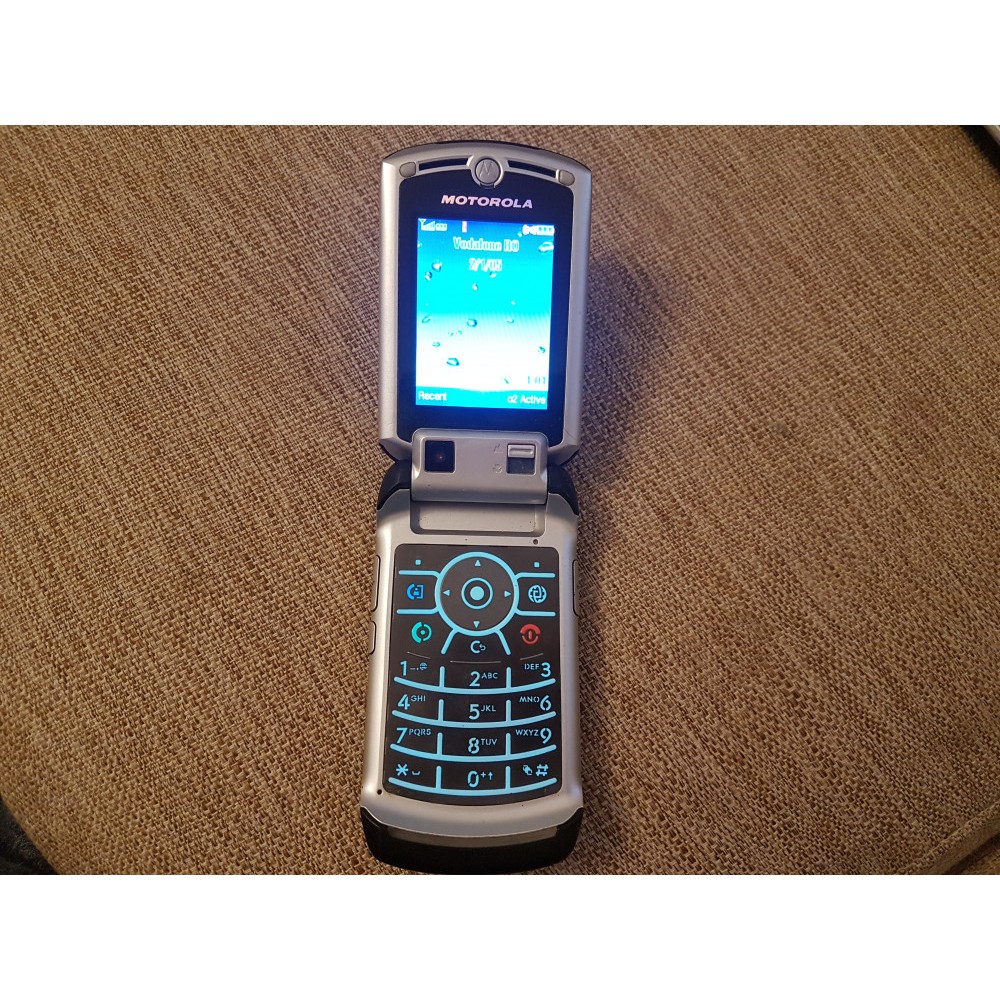 Telefon Rar Clapeta Motorola V3X Black Liber retea Livrare gratuita ...