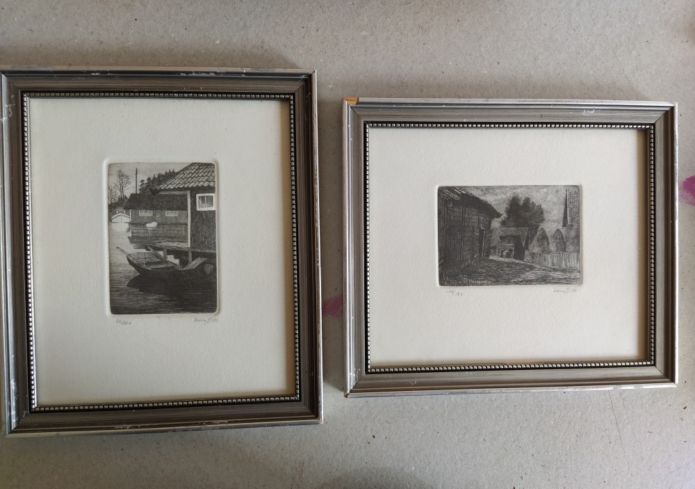 2 gravuri - Barci la Ponton si Capite cu Fan - Semnat | arhiva Okazii.ro