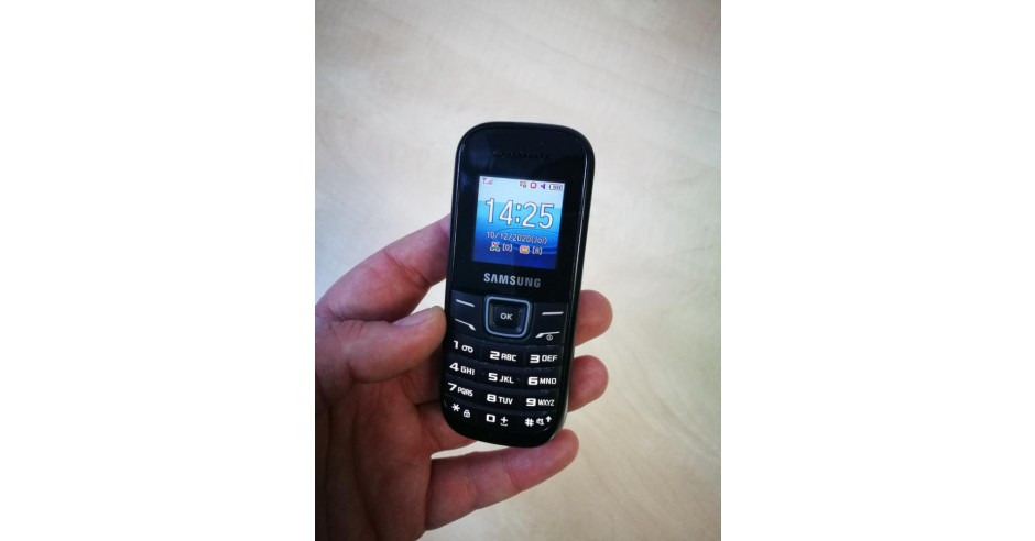 SAMSUNG e1200 - telefon simplu cu butoane Decodat e1200i | arhiva Okazii.ro