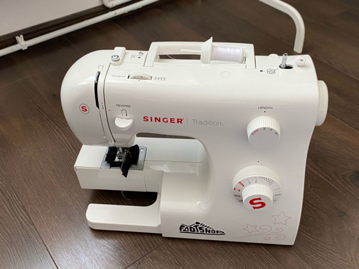 Masina de cusut SINGER 160 - ca noua | Okazii.ro