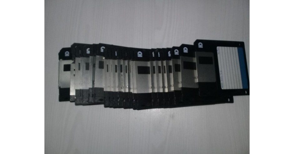 Lot 25 Dischete Floppy VECHI, 9cm/9.5cm, Model VEC, Netestate ...