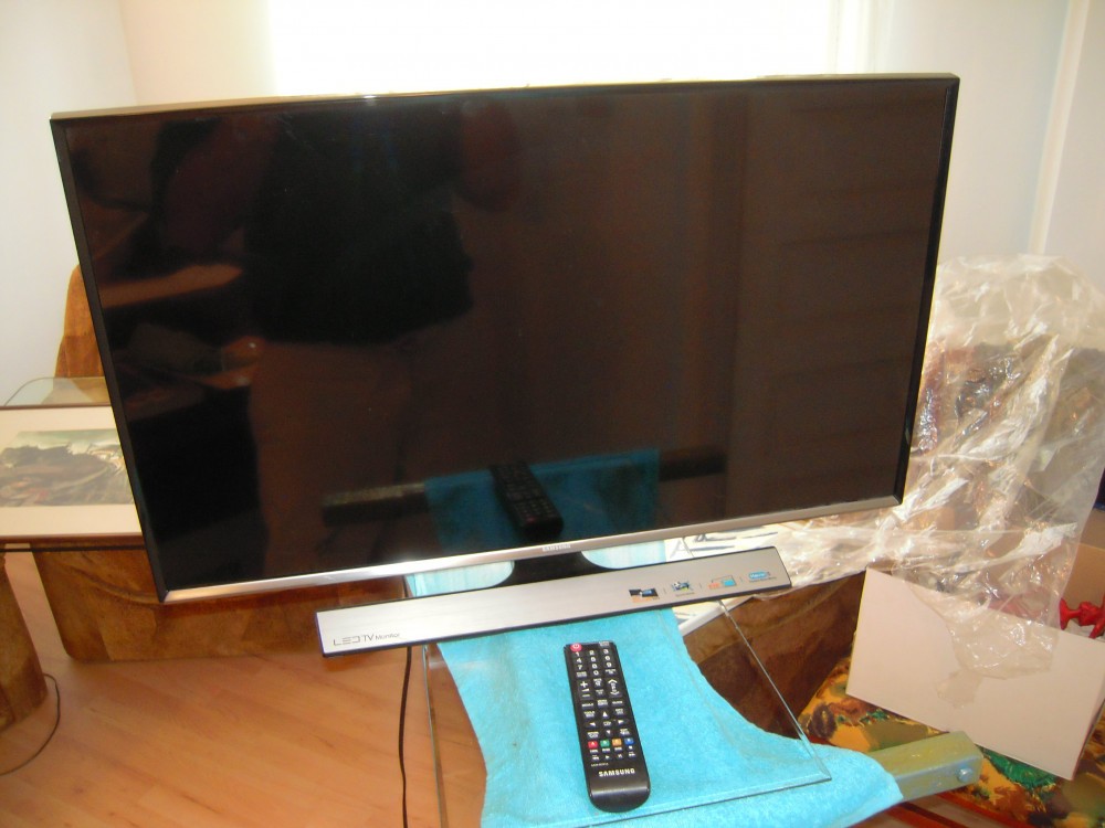 Televizor DEFECT DISPLAY SPART, Samsung LT32E310EW, pt. piese, lipsa ...