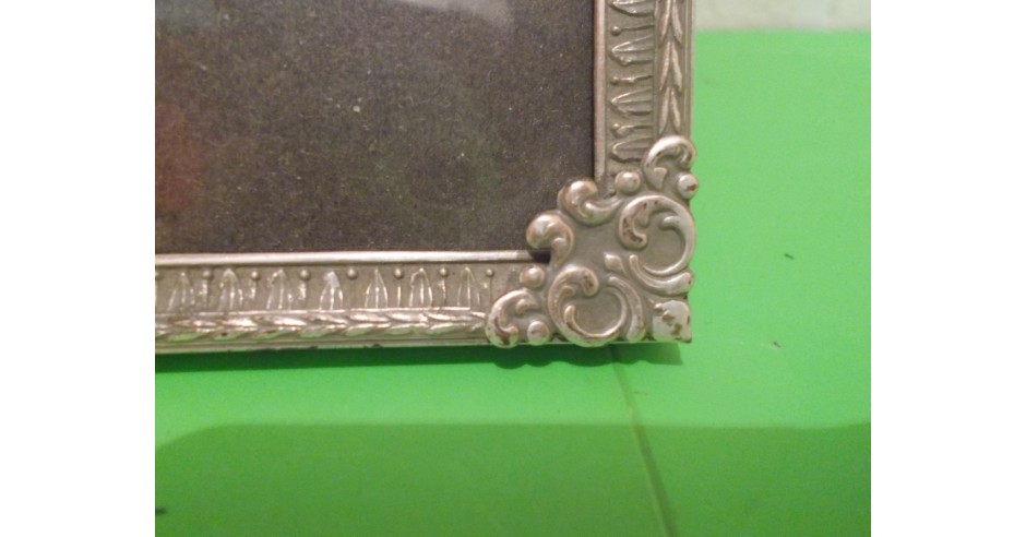 Superba RAMA argintata pentru fotografii 24 x 18 cm , sticla bombata si ...