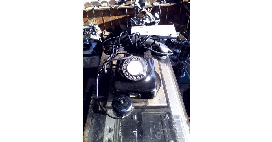 Telefon vechi de colectie Post din ebonita cu disc Marca RB&CO German ...
