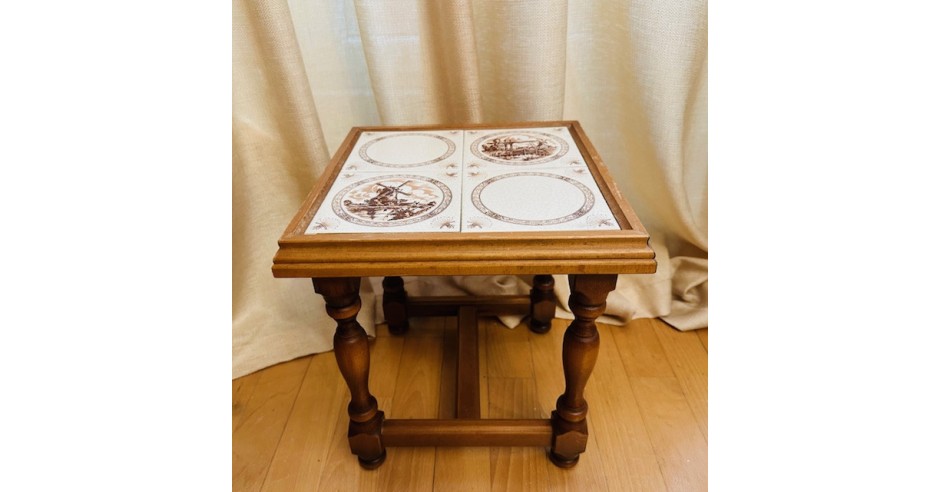 SUPORT DE FLORI/ MASUTA CU BLAT DIN FAIANTA H32CM | arhiva Okazii.ro