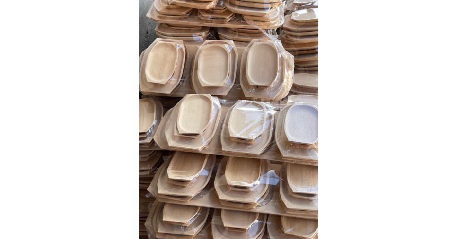 Platou lemn rustic ?i set farfurii | arhiva Okazii.ro