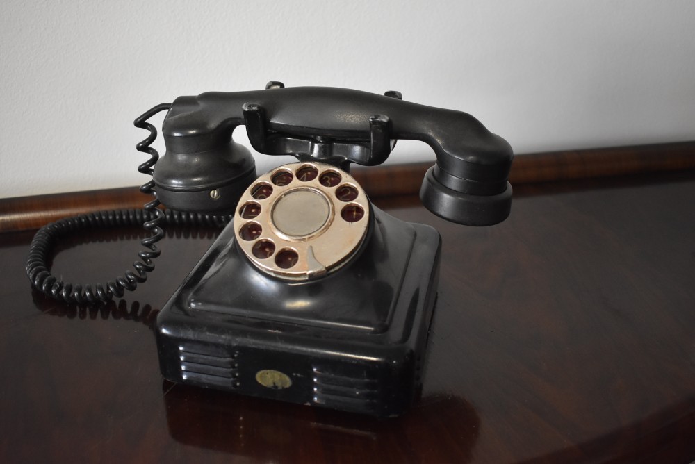 Telefon vechi frantuzesc cu disc / bachelita ebonita - de colectie ...