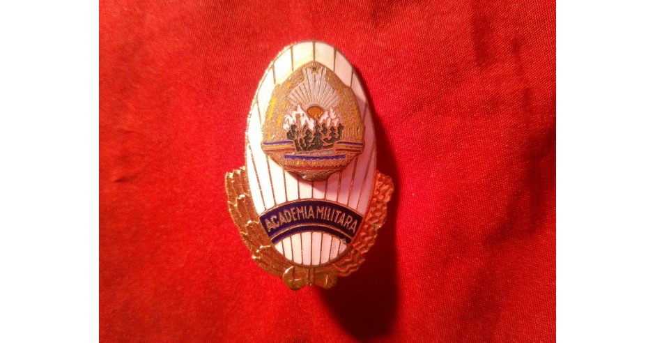 Insigna RSR Academia Militara , stema RSR , metal si email , h=4,2cm ...