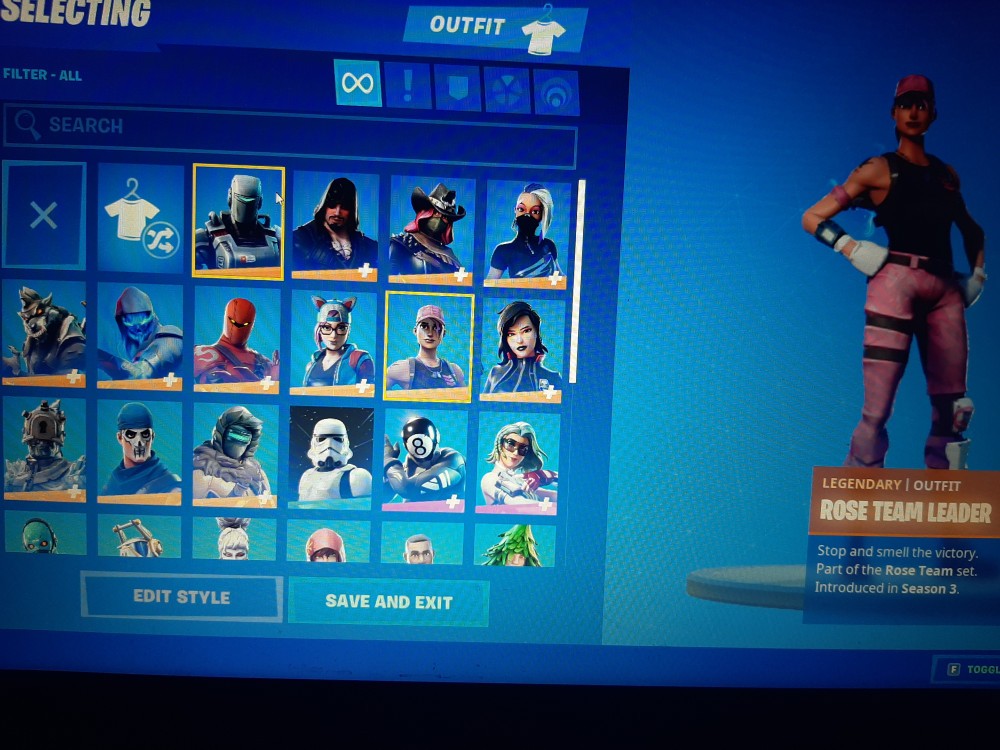 Vand cont fortnite 37 de skinuri si 125 emoturi+save the world | arhiva ...