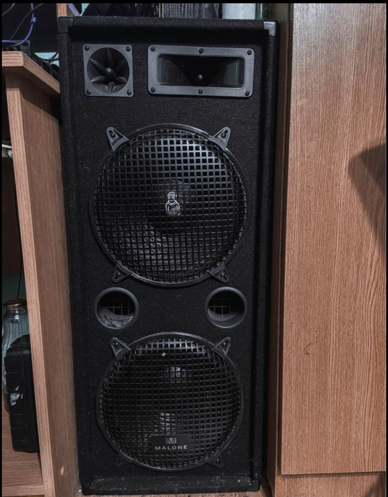 Set boxe 2000w cu amplificator | arhiva Okazii.ro