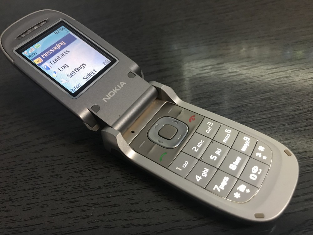 TELEFON CU CLAPETA NOKIA 2760 FUNCTIONAL.PRIVITI CU MARE ATENTIE POZELE ...