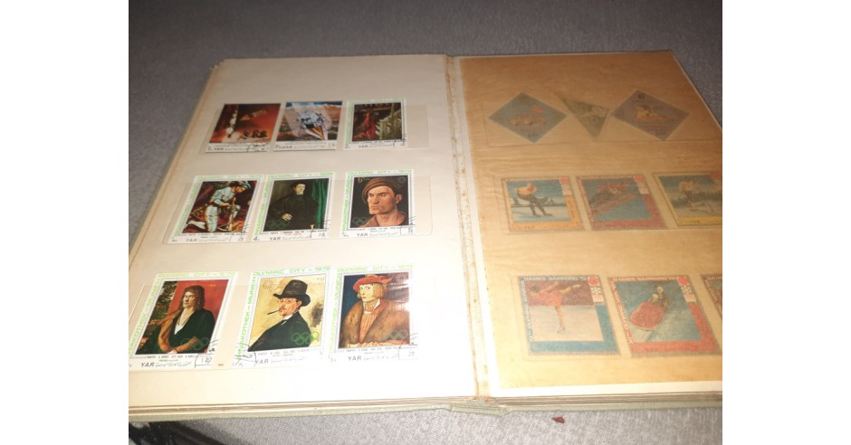 Vand 3 albume cu oeste 2000 timbre | Okazii.ro