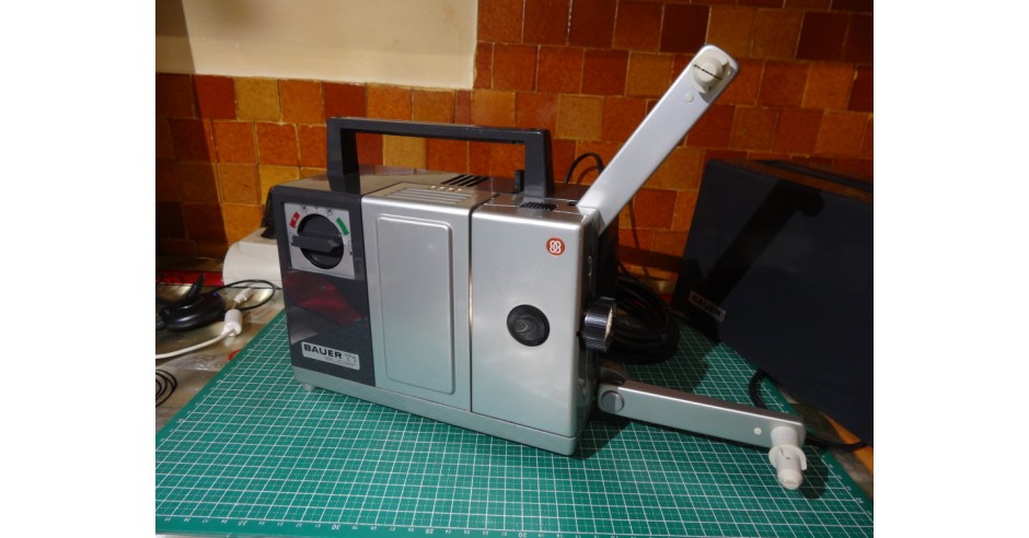 Proiector vintage film 8mm/ Bauer T1 super /defect! | arhiva Okazii.ro