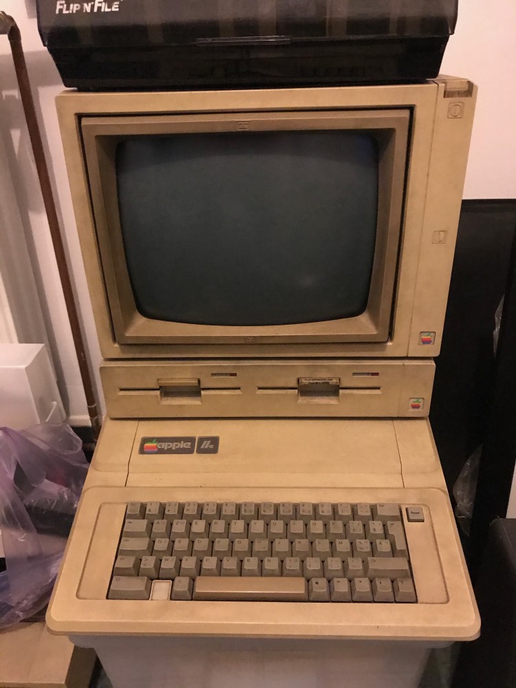 computer vintage Apple IIc | arhiva Okazii.ro