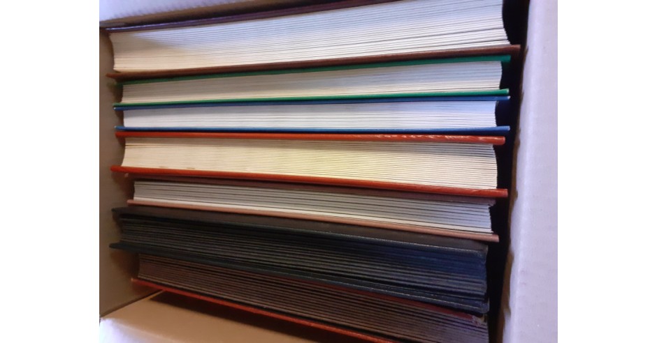 Cutie cu 7 clasoare de timbre format A4, folosite - stare buna, FARA ...