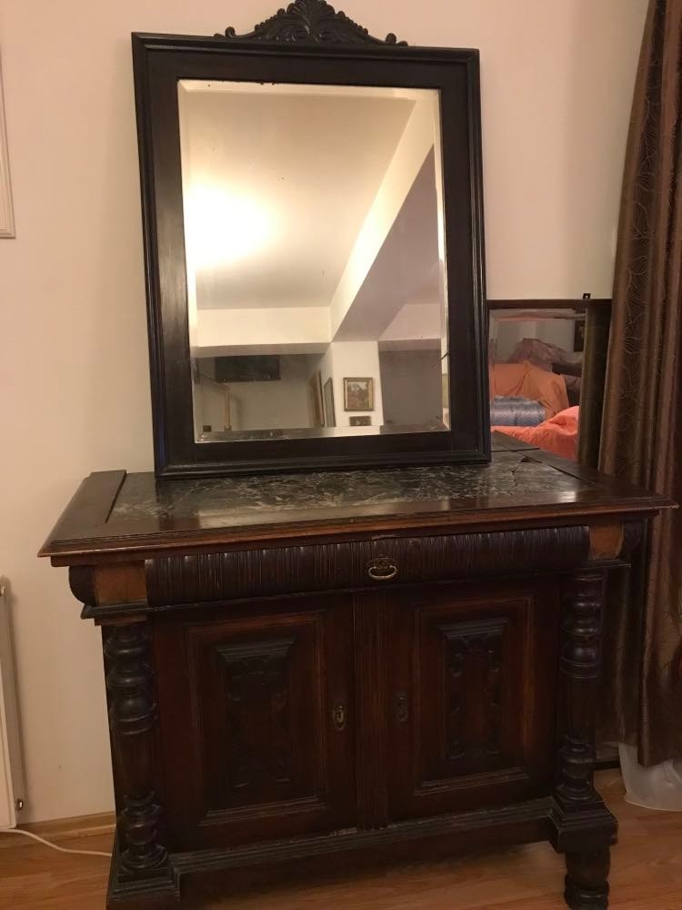 Scrin din lemn masiv sculptat si oglinda din cristal cu rama din lemn ...