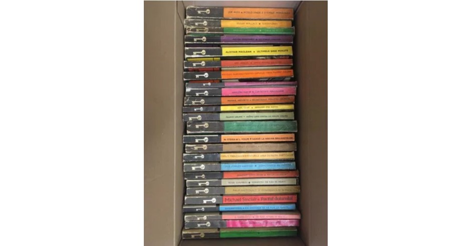 Colectia ENIGMA - CHEITA - 70 volume - bibliofilie - romane politiste ...