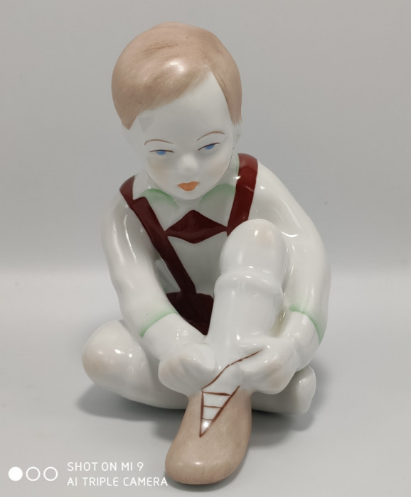 Figurina / bibelou vechi portelan Aquincum Budapesta | Okazii.ro