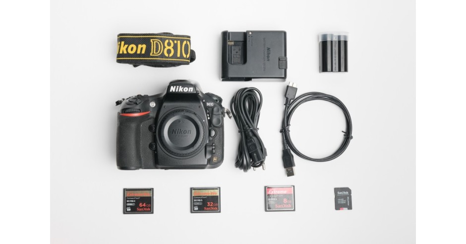 Nikon D810 Body + 3 x CF Cards + 1 x SD 32 GB | arhiva Okazii.ro