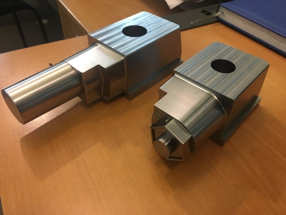 Prelucrari mecanice cnc, proiectare si reparatie matrite prin injectie ...