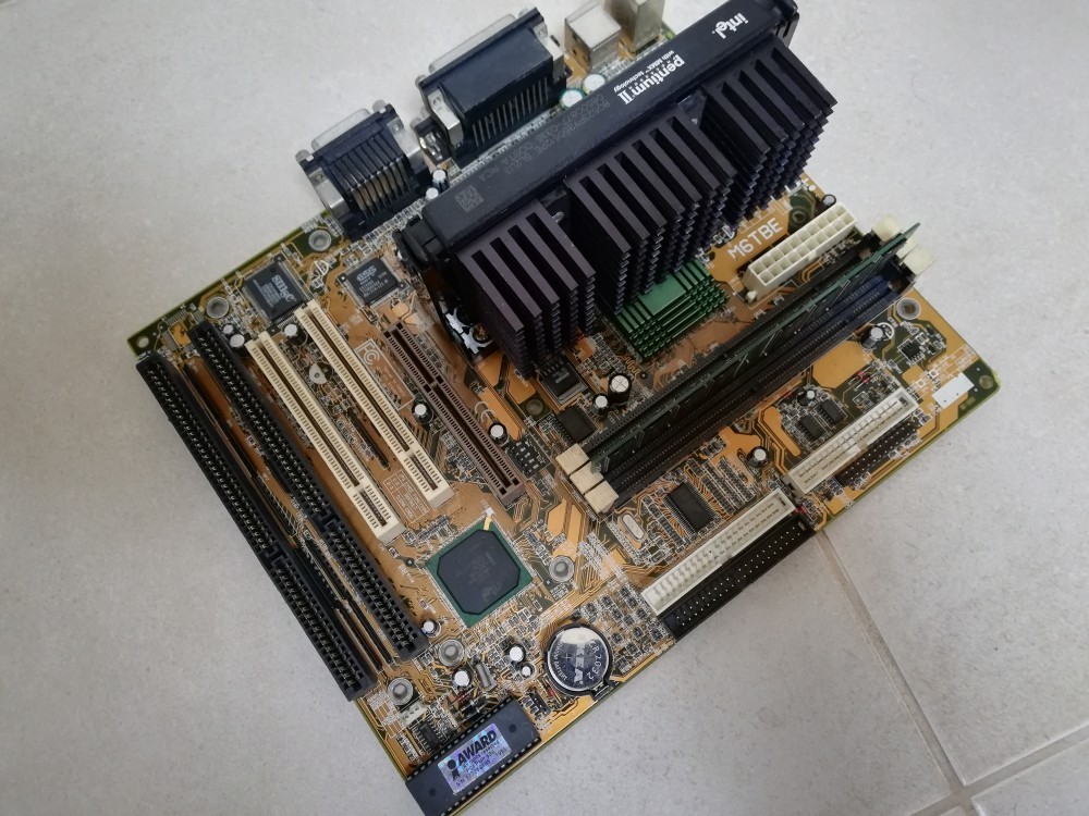 Kit retro slot 1 placa baza Micro ATX Biostar M6TBE+Intel Pentium II ...