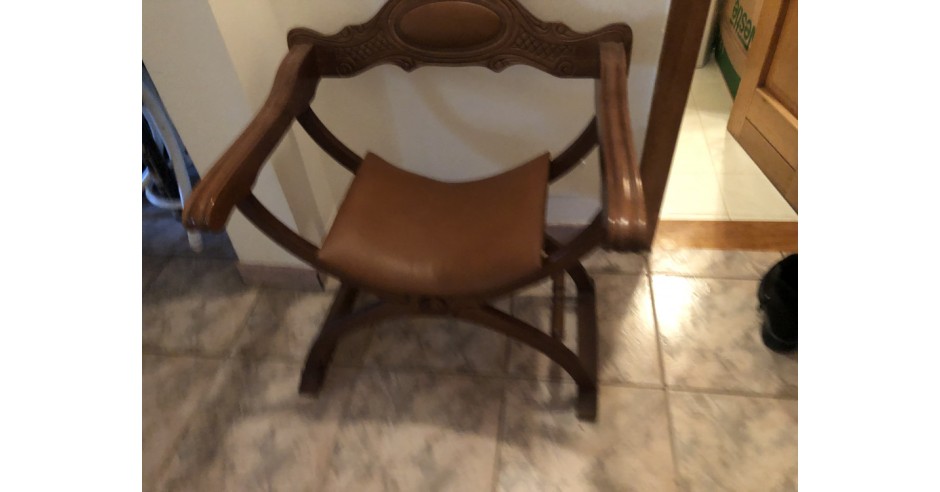 Jilt,scaun vechi francez,din lemn masiv | arhiva Okazii.ro