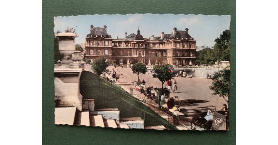 Carte postala Vedere spre castelul Luxembourg -Paris , necirculata ...