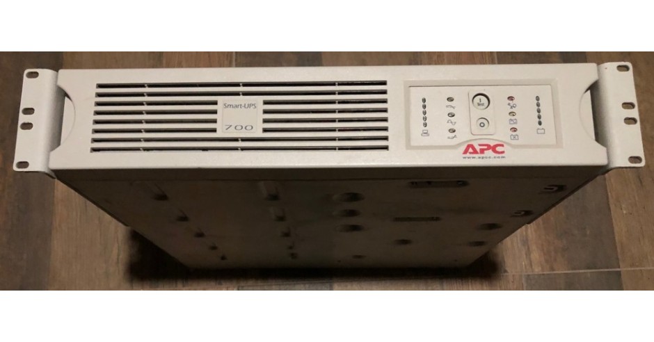 APC Smart-UPS 700 | arhiva Okazii.ro