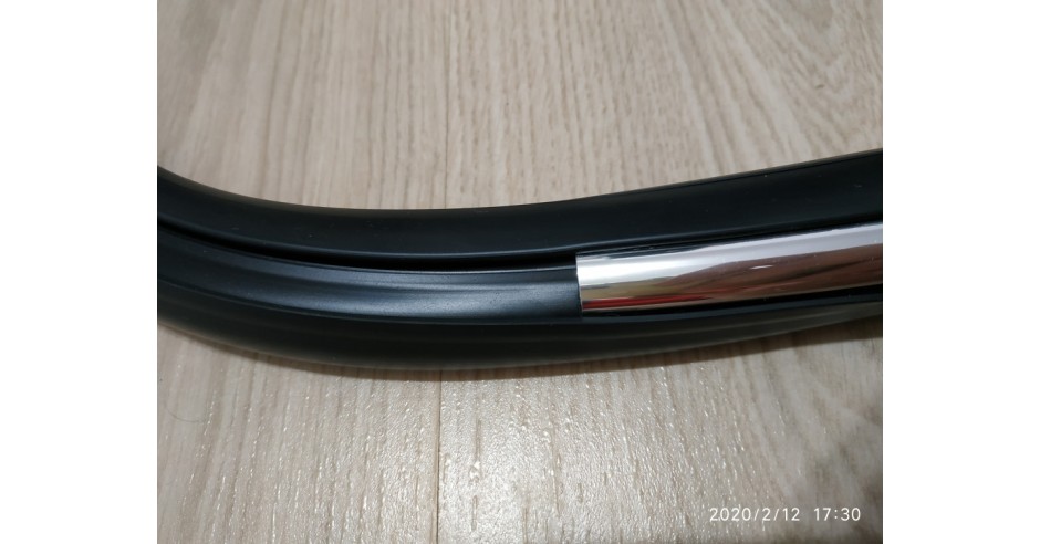 PROMOTIE Cheder NOU parbriz Dacia 1300 1310 Renault 12 inima cromata ...