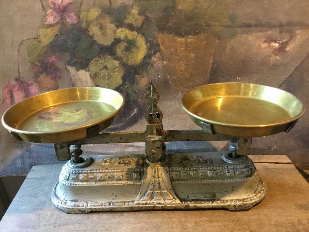 Colectie / Decor / Design - Vechi cantar / balanta de masa model ...