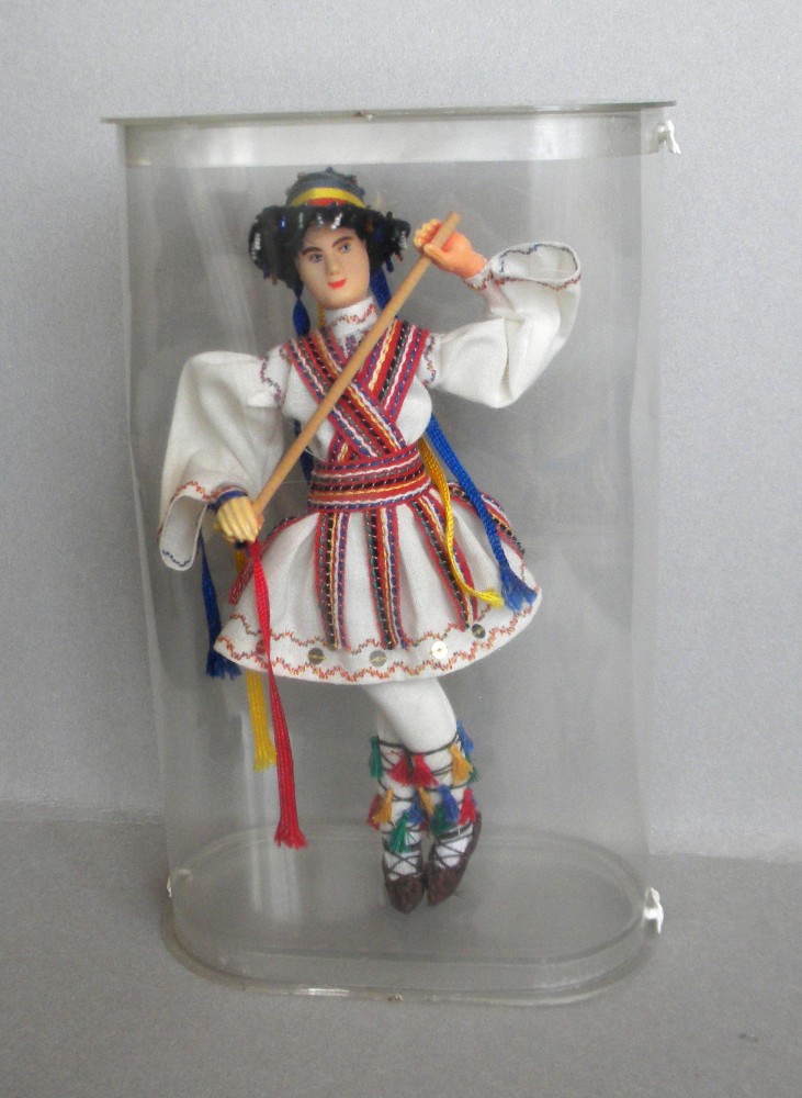 Papusa Calusar in cutia originala, artizanat, cooperatia ...