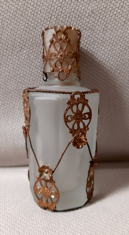 Flacon parfum romanesc Miss Miraj | arhiva Okazii.ro