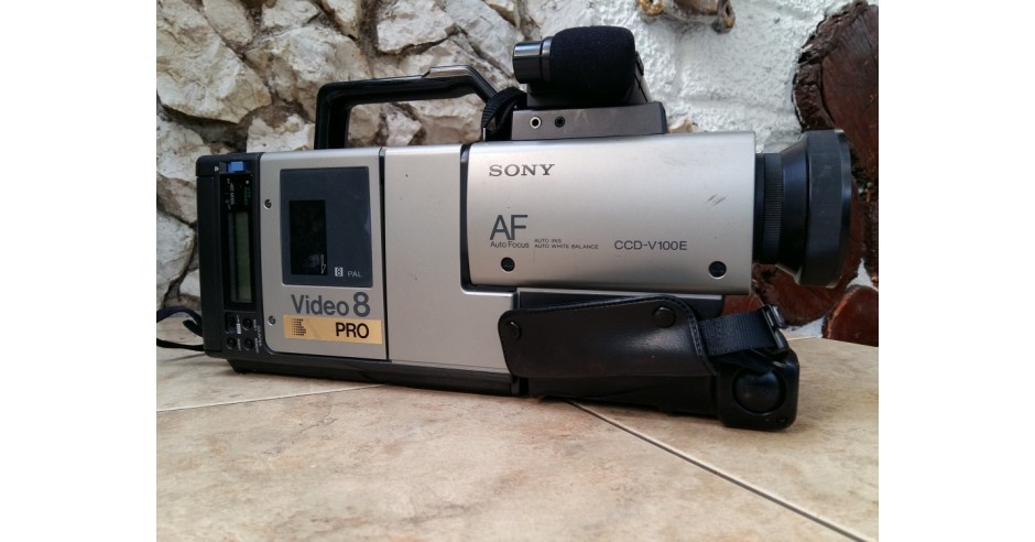 Camera vintage video 8 SONY CCD-V100 Pro DEFECTA | arhiva Okazii.ro