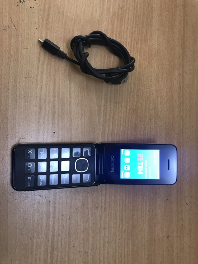 TELEFON CU CLAPETA SI BUTOANE MARI ALCATEL | arhiva Okazii.ro
