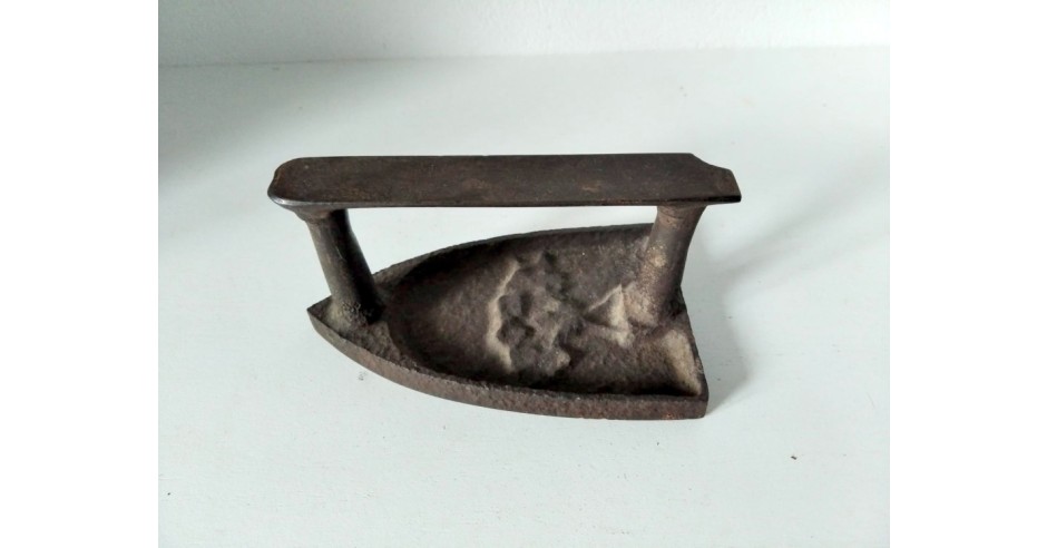 (2) Calcator vechi de fier, ticlazau, fier de calcat, Franta | Okazii.ro