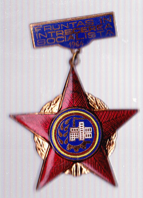 AMS# - INSIGNA FRUNTAS IN INTRECEREA SOCIALISTA 1964 cu cutie | Okazii.ro