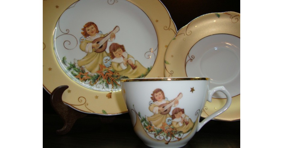 SET / SERVICIU MIC DEJUN DIN PORTELAN GOEBEL CANA SI FARFURII | arhiva ...