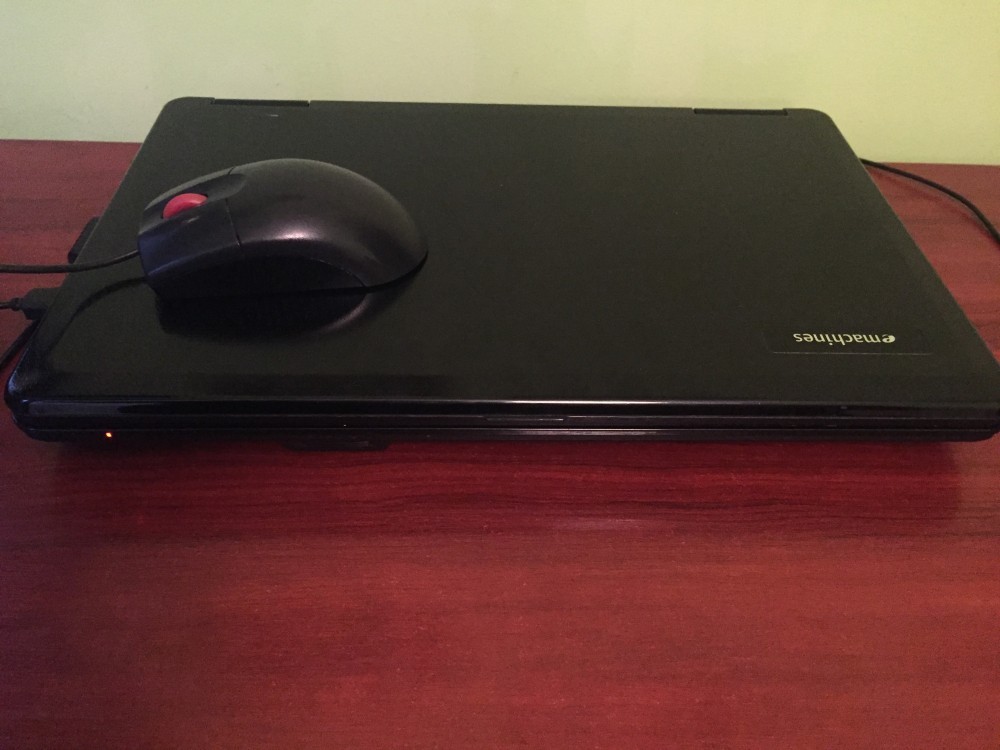 Laptop emachines e725 | arhiva Okazii.ro