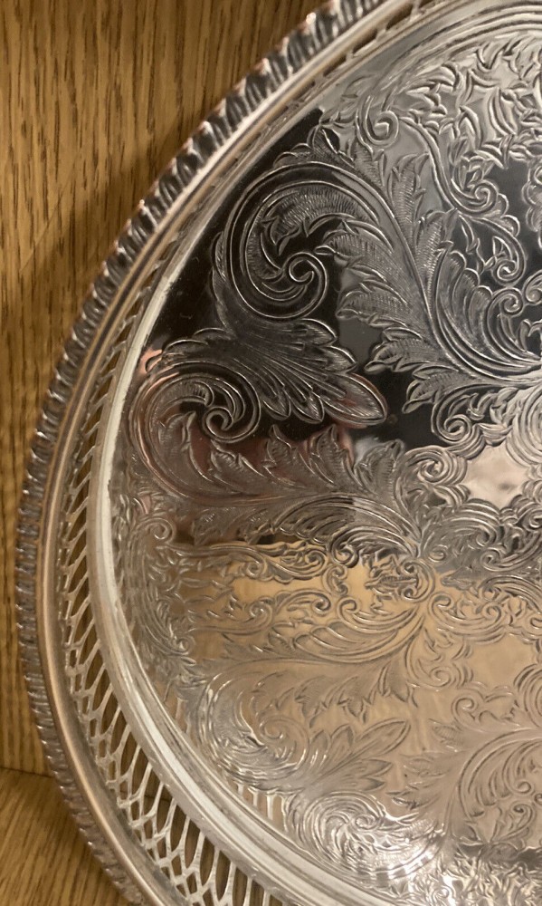 Tava vintage placata cu argint cu gravura baroc | arhiva Okazii.ro