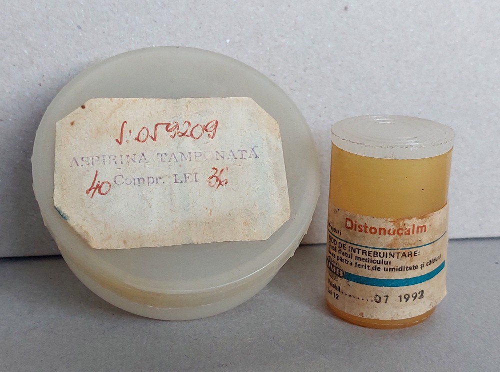 Set 2 cutii medicamente Distonocalm + Aspirina, etichete originale ...