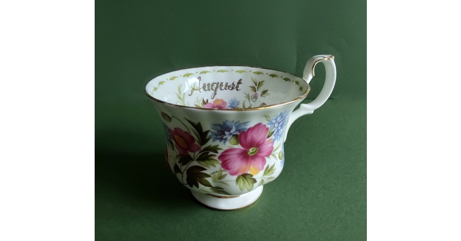 Ceasca Portelan Englezesc Royal Albert- August | arhiva Okazii.ro