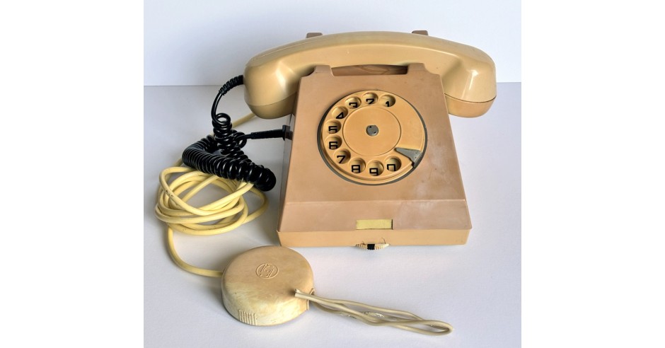 Telefon romanesc cu disc tip RS-72492, model EM-72, cu priza si schema ...