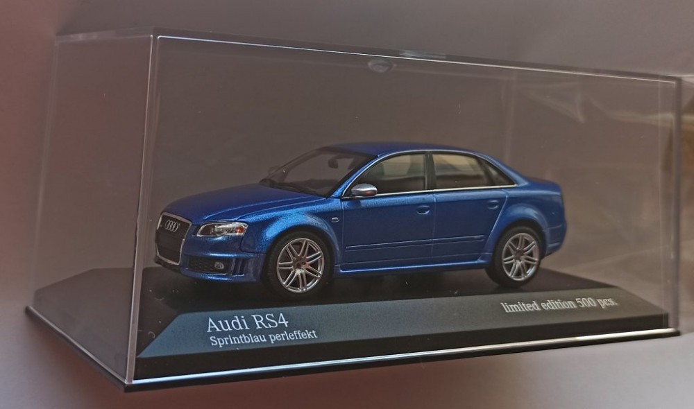 Macheta Audi RS4 (B7) sedan albastru - Minichamps 1/43 | arhiva Okazii.ro