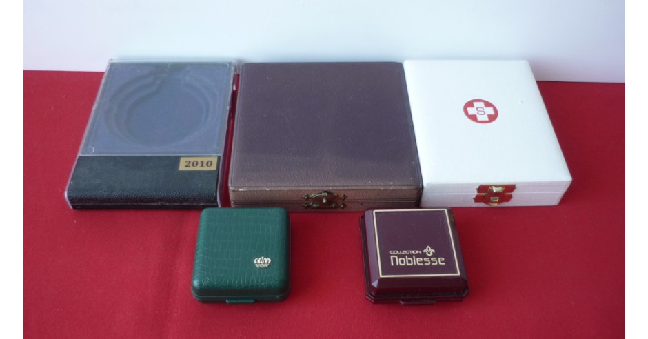 CUTII PENTRU MONEDE NUMISMATICA, LOT 5 buc. | Okazii.ro